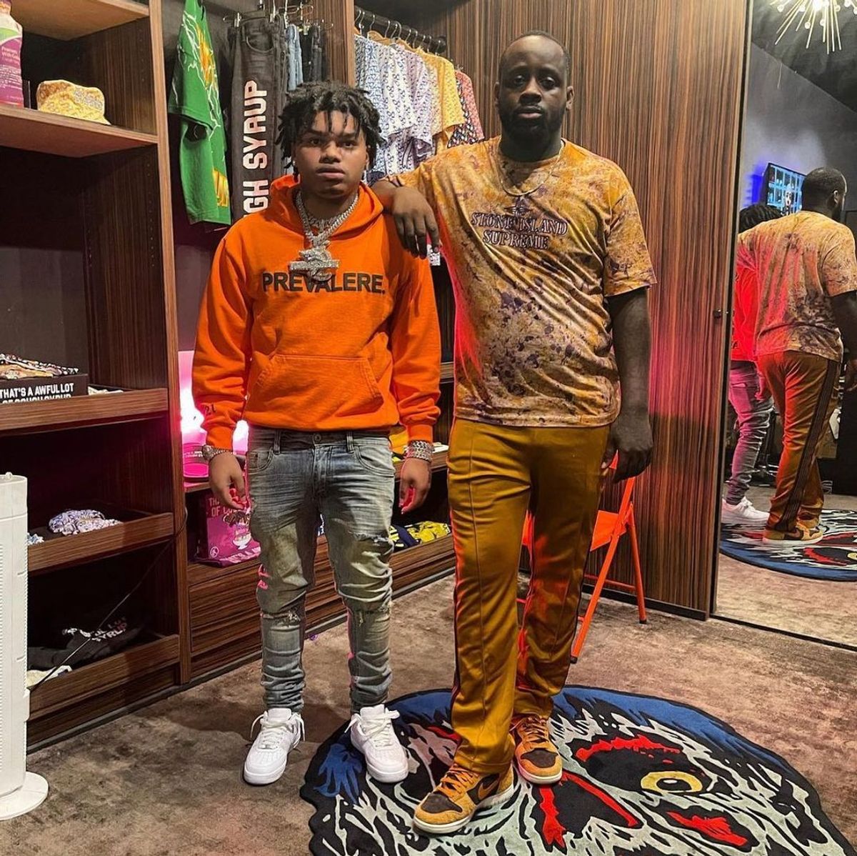 No Cap Outfit from August 18, 2021 | WHAT’S ON THE STAR?