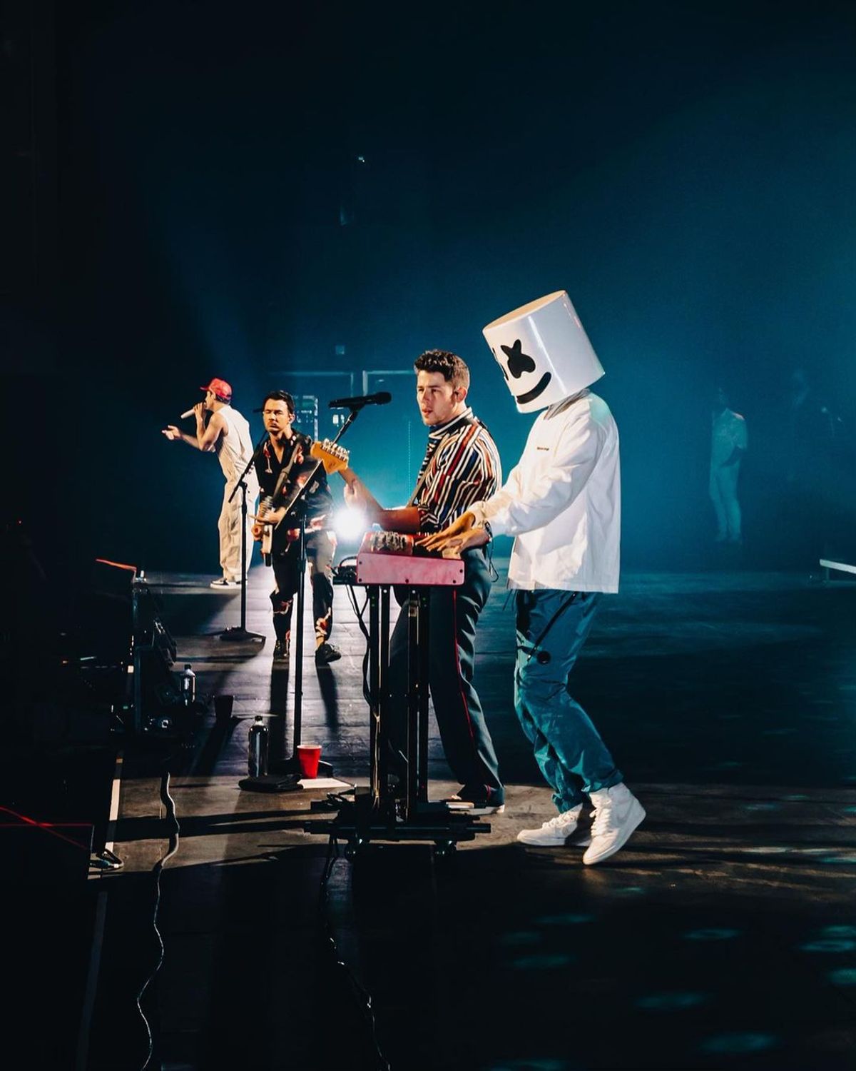 Marshmello Outfit from August 27, 2021 | WHAT’S ON THE STAR?