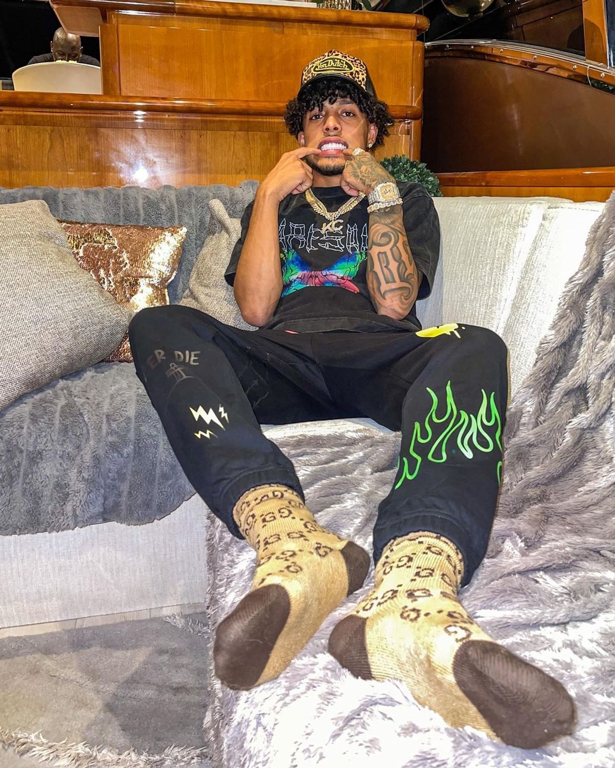 King Cid Outfit from August 28, 2021 | WHAT’S ON THE STAR?