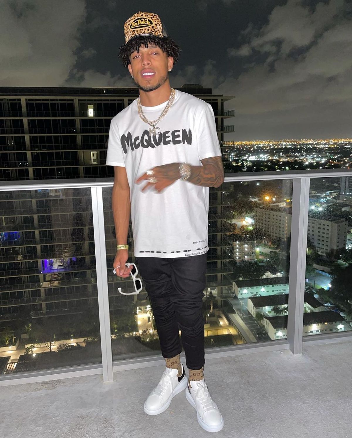 King Cid Outfit from August 28, 2021 | WHAT’S ON THE STAR?