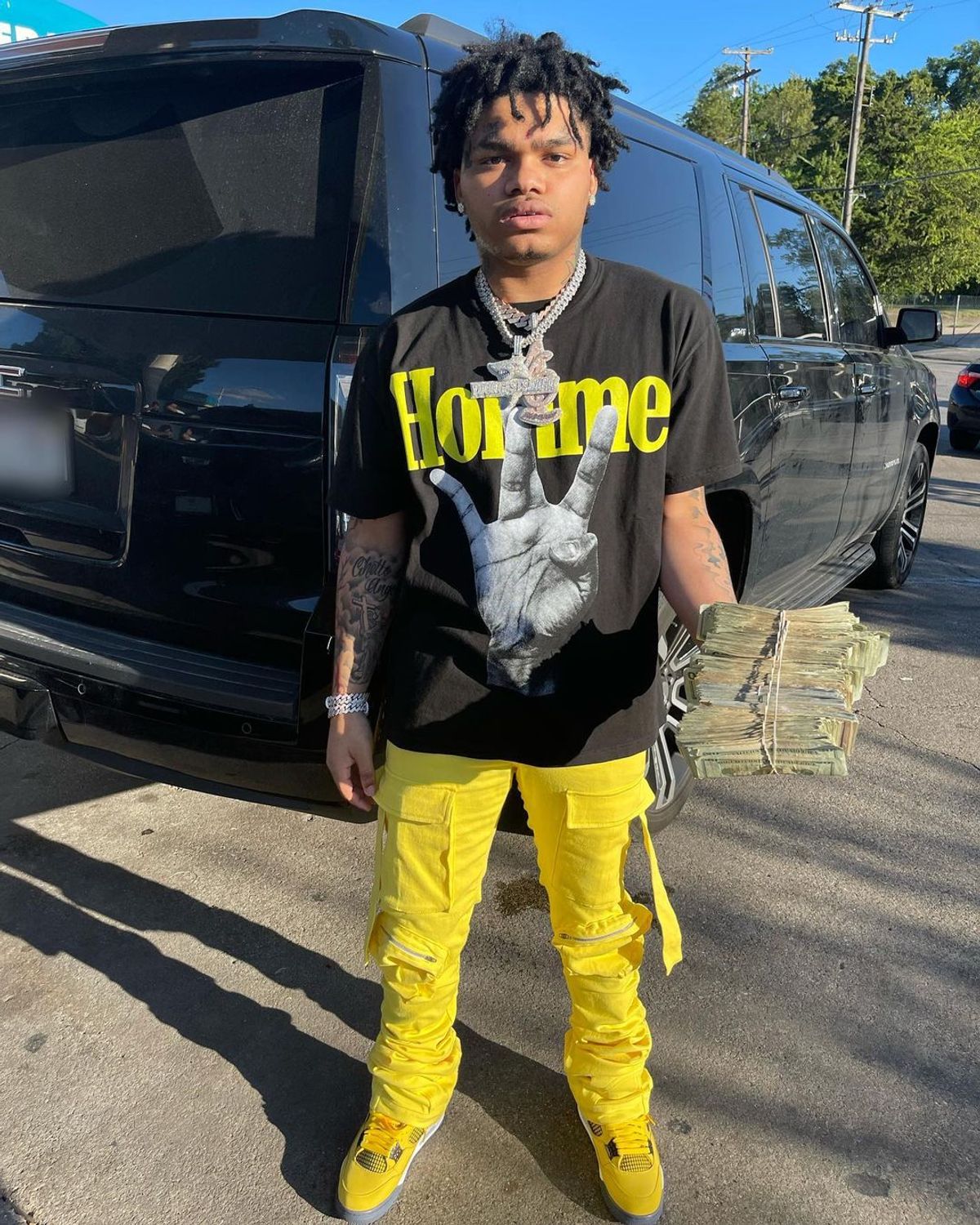 No Cap Outfit from August 31, 2021 | WHAT’S ON THE STAR?