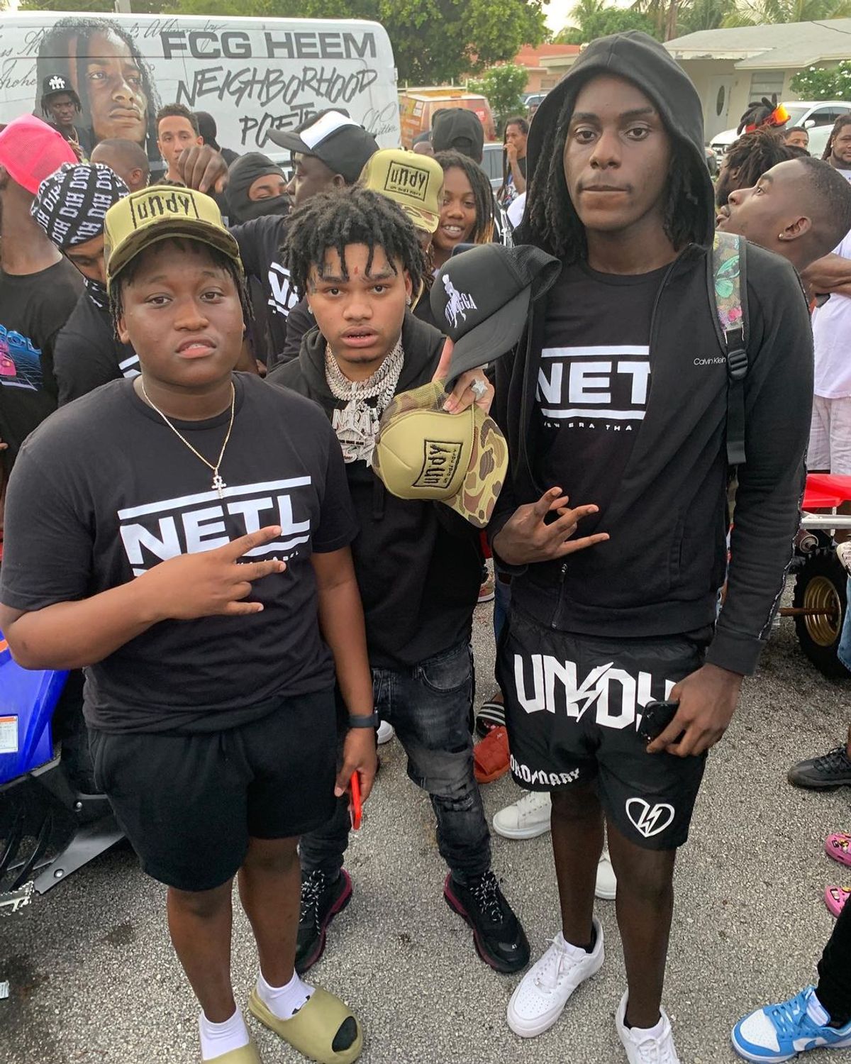 No Cap Outfit from August 23, 2021 | WHAT’S ON THE STAR?