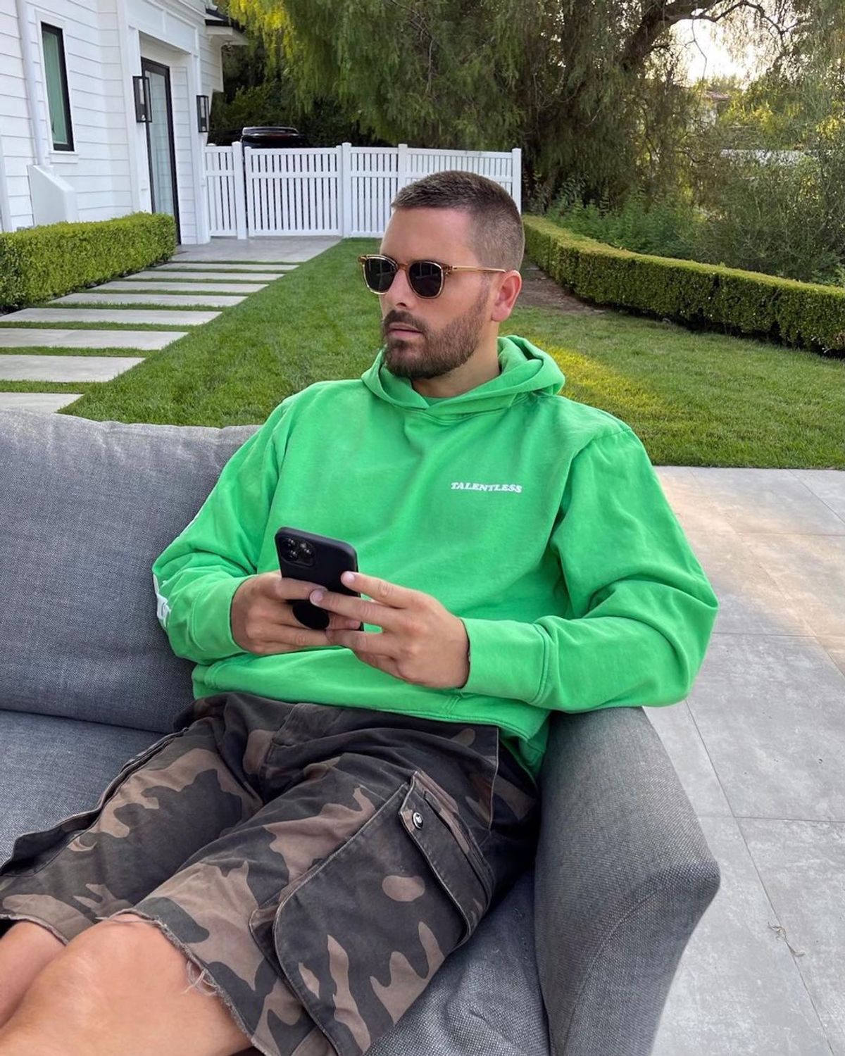 Scott Disick Outfit from August 27, 2021 | WHAT’S ON THE STAR?