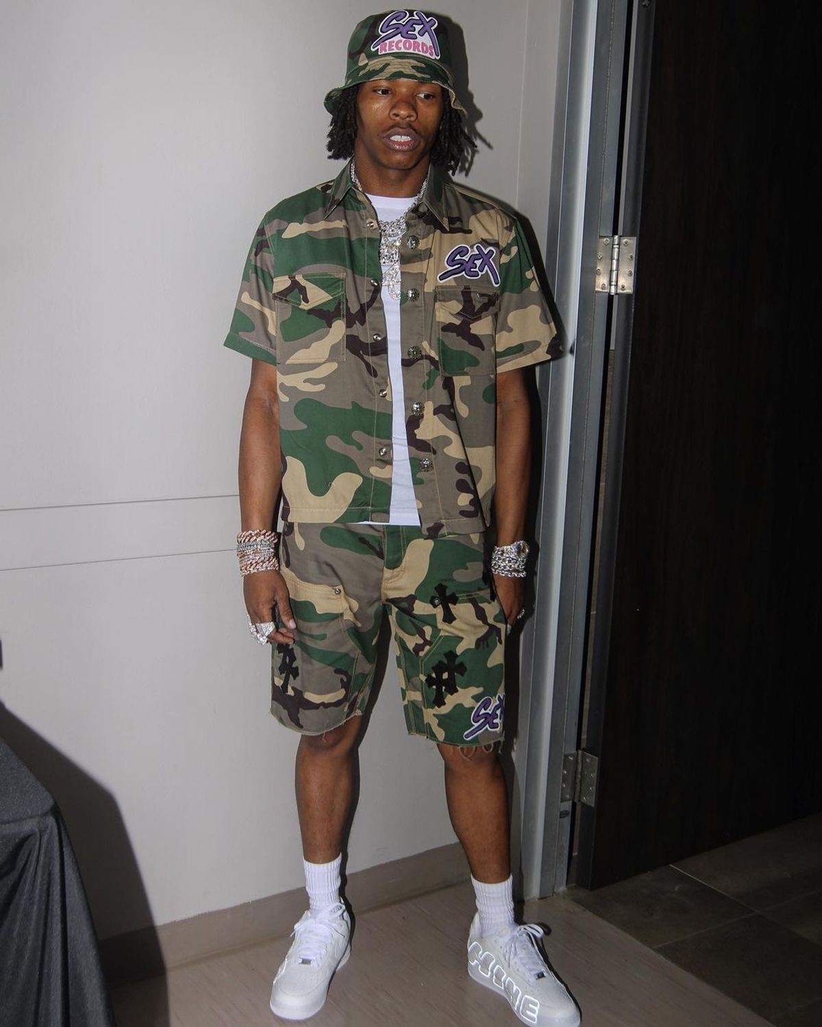 Lil Baby Outfit from September 17, 2021 | WHAT’S ON THE STAR?