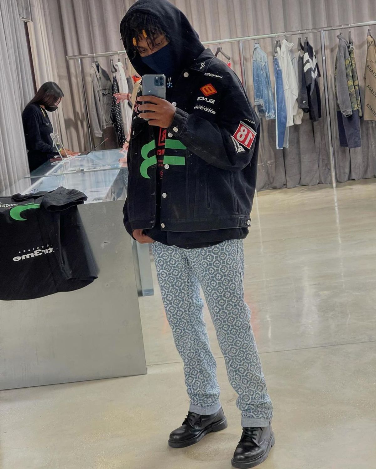 Snot Outfit from September 19, 2021 | WHAT’S ON THE STAR?