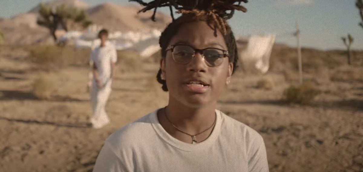 Tana: Outfits, Clothes, Style and Fashion | WHAT’S ON THE STAR?