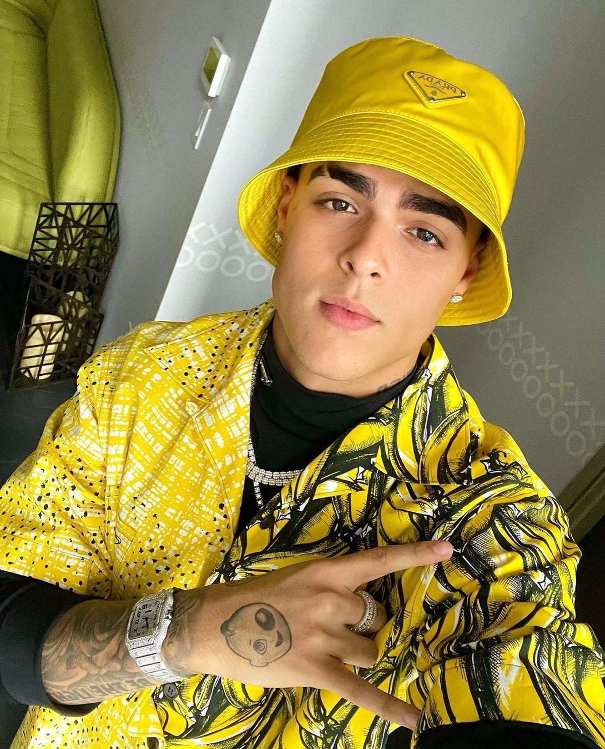 Lunay Outfit from September 22, 2021 | WHAT’S ON THE STAR?