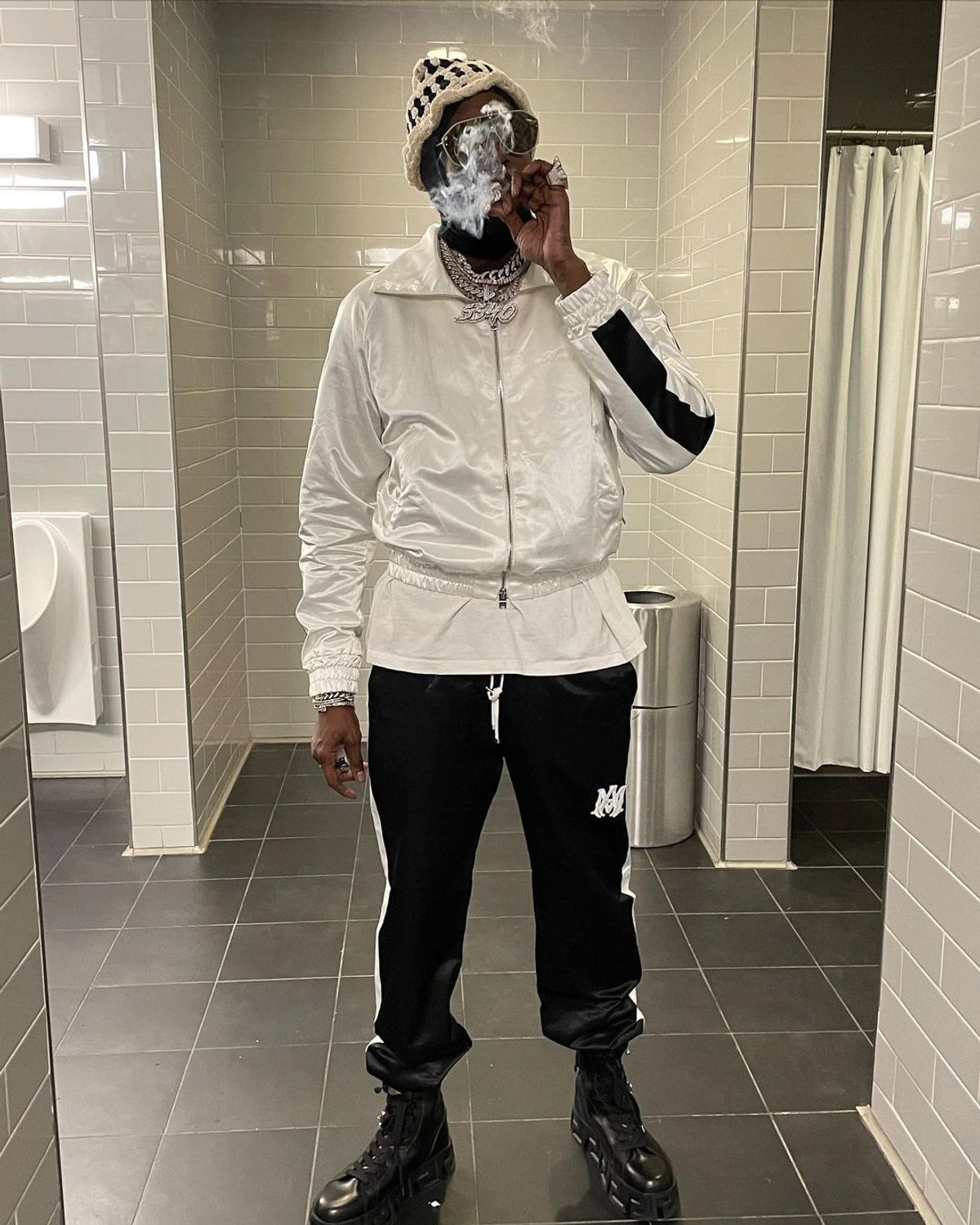 2 Chainz Outfit from September 25, 2021 | WHAT’S ON THE STAR?