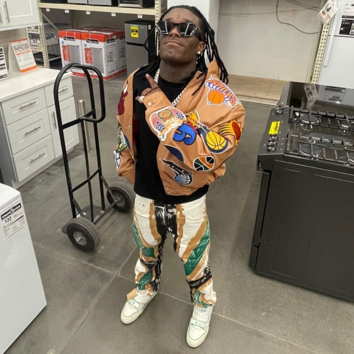 Lil Uzi Vert Outfit from October 2, 2021 | WHAT’S ON THE STAR?