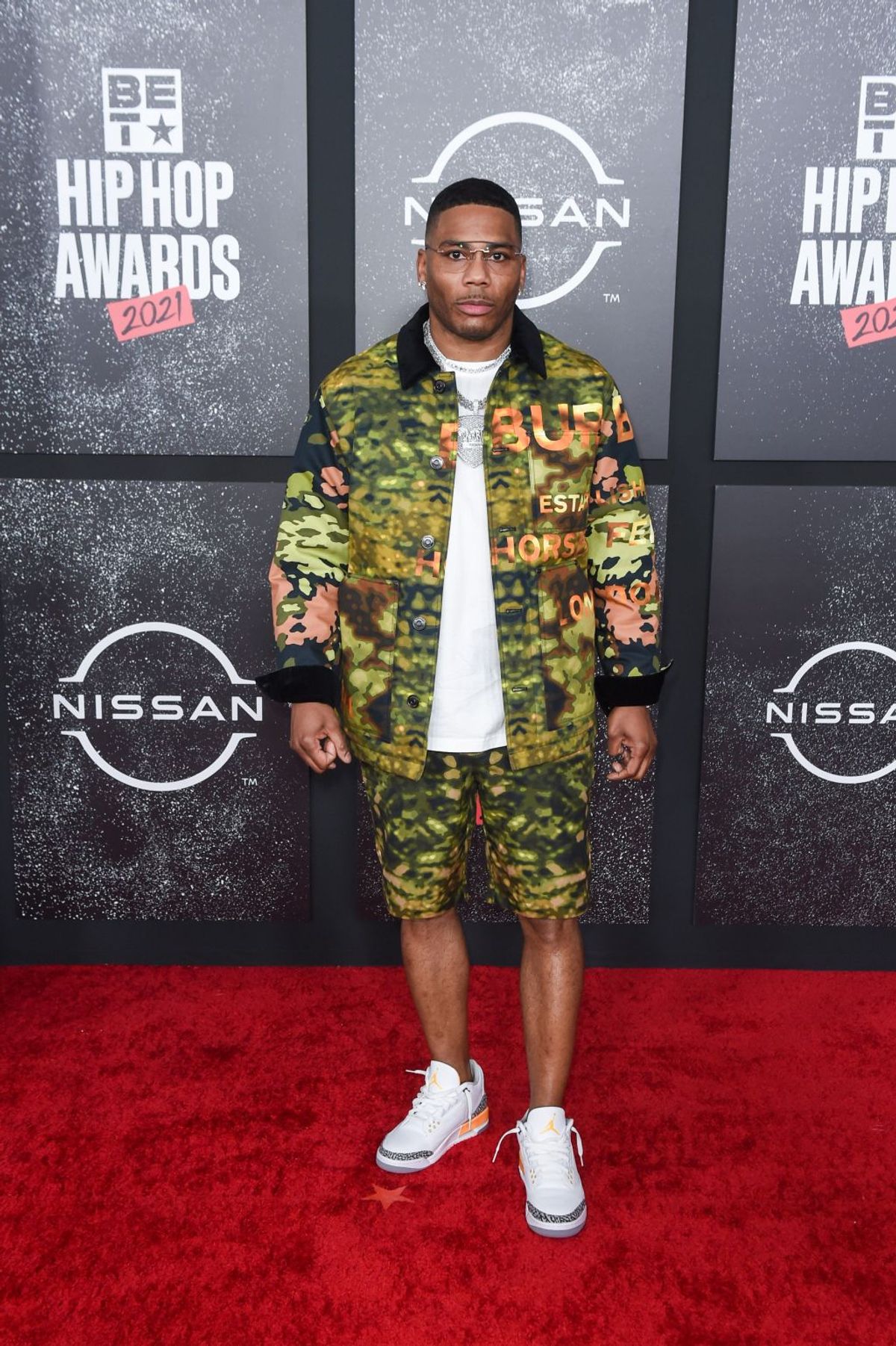 Nelly Outfit from October 3, 2021 | WHAT’S ON THE STAR?