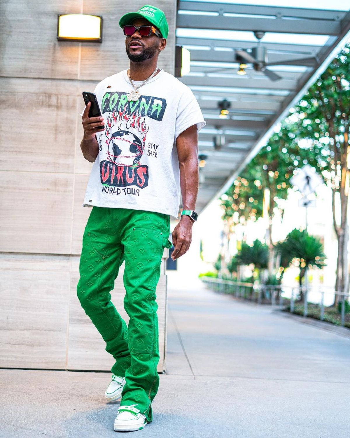 Rich God: Clothing, Shoes & Accessories | WHAT’S ON THE STAR?