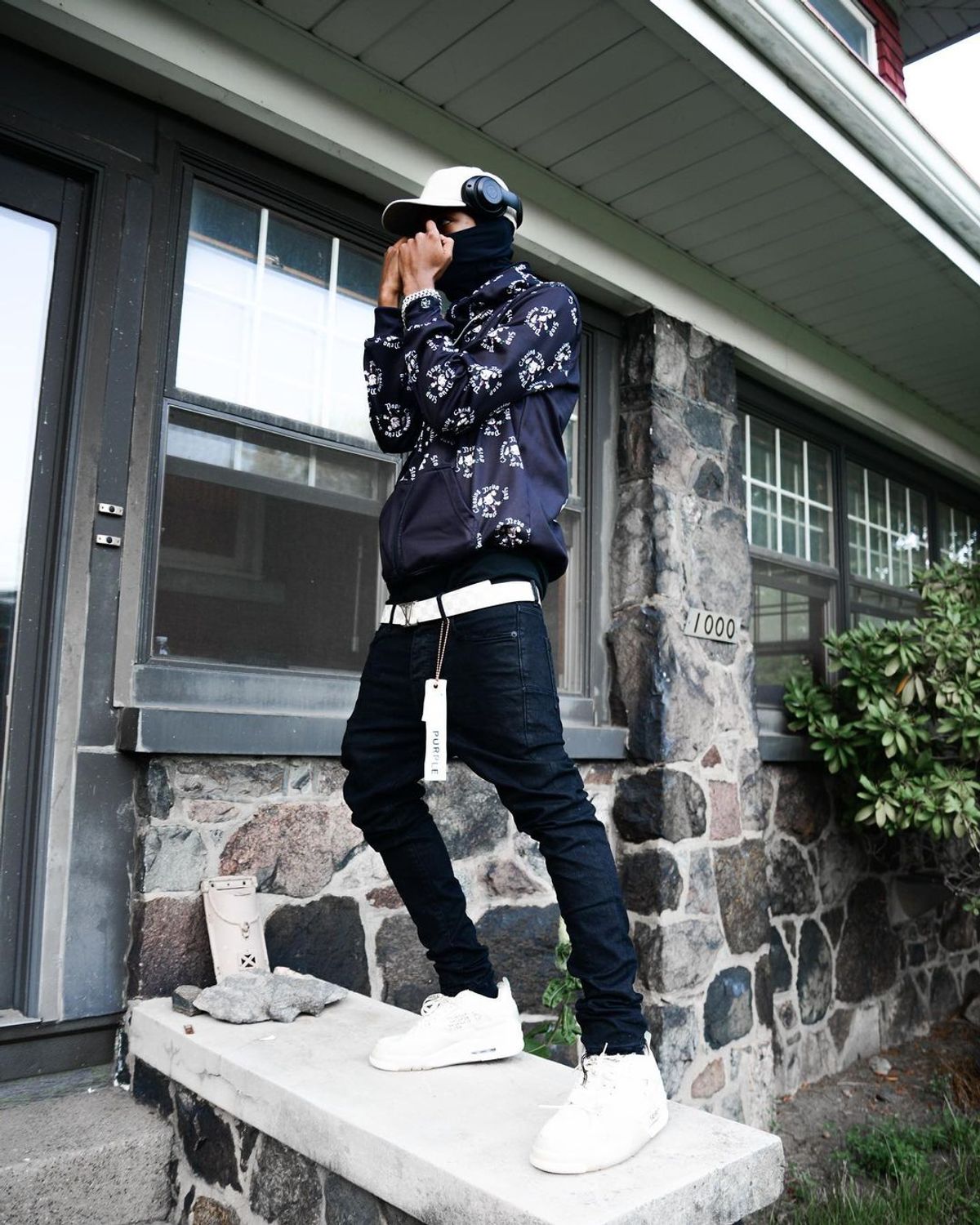 YSN Flow Outfit from October 8, 2021 | WHAT’S ON THE STAR?