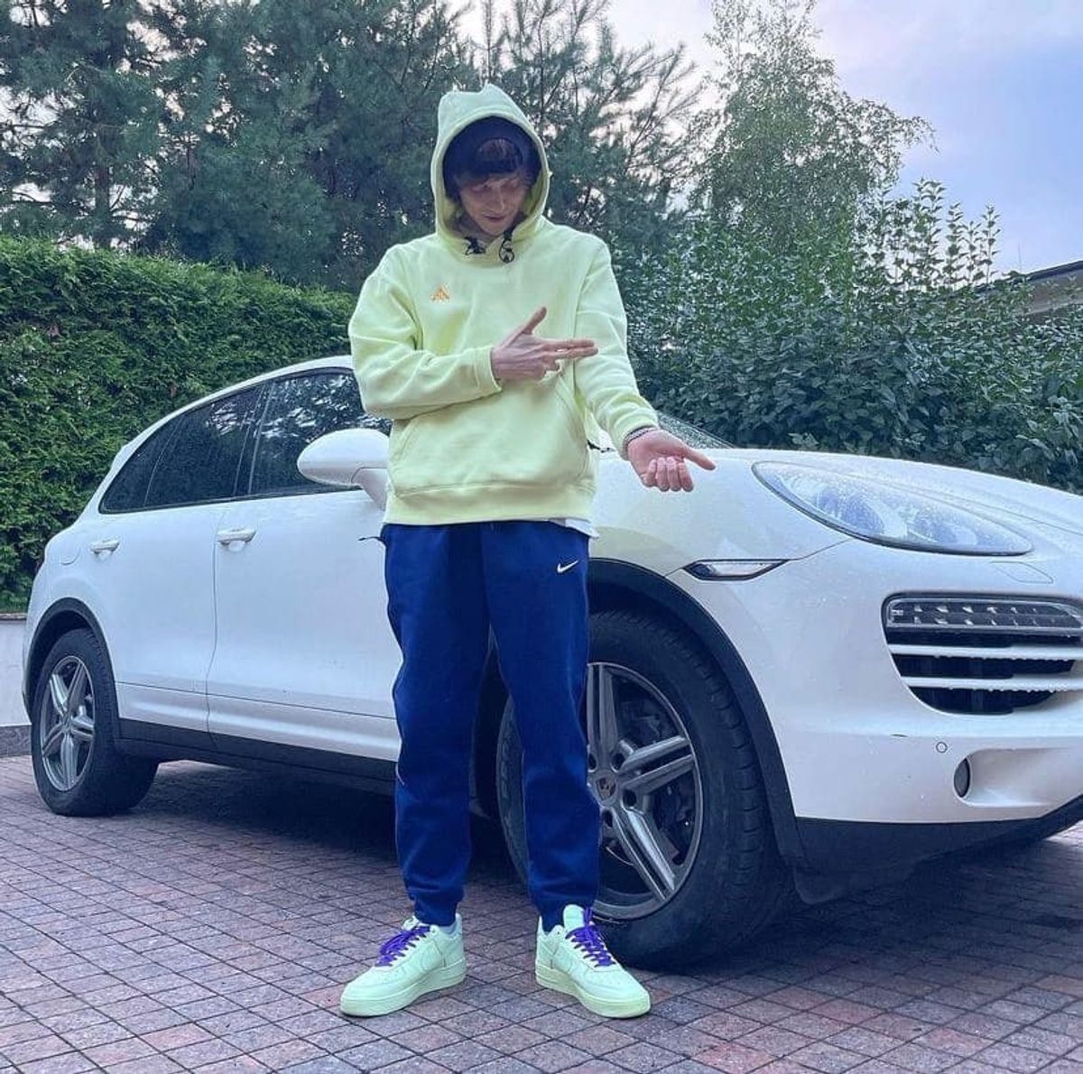 OG Buda Outfit from October 10, 2021 | WHAT’S ON THE STAR?