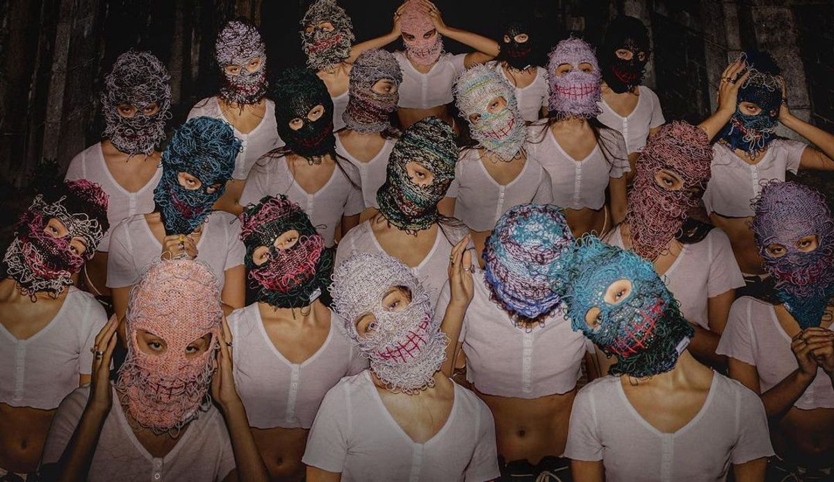 Greedy Unit: Clothing, Shoes & Accessories | WHAT’S ON THE STAR?