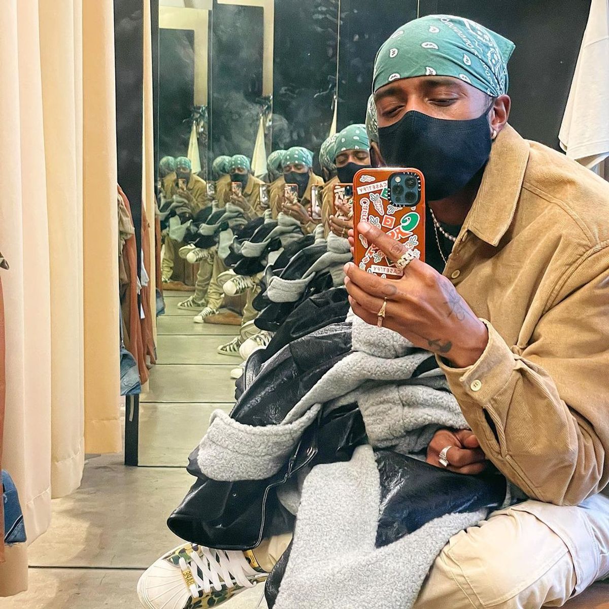 6lack Outfit from October 11, 2021 | WHAT’S ON THE STAR?