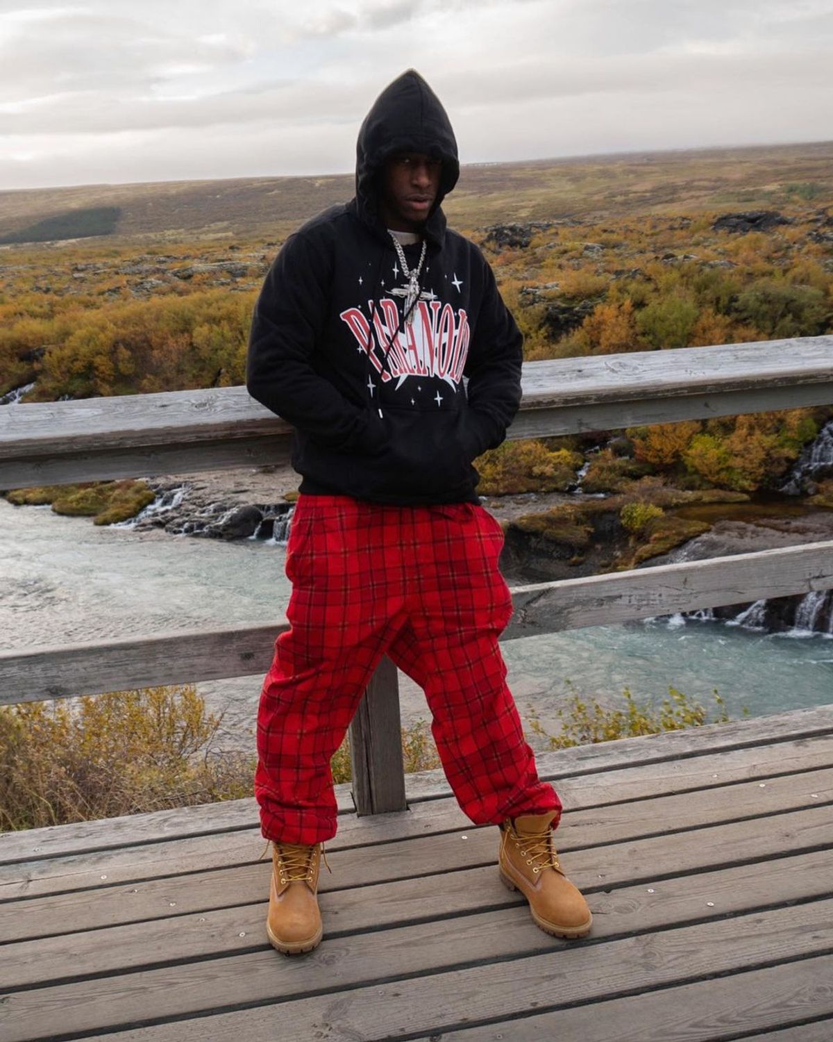 Bloody Osiris Outfit from October 5, 2021 | WHAT’S ON THE STAR?