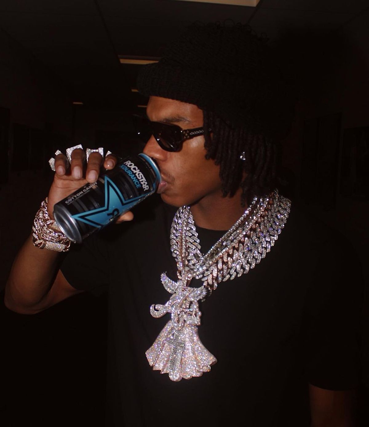 Lil Baby Outfit from October 12, 2021 | WHAT’S ON THE STAR?