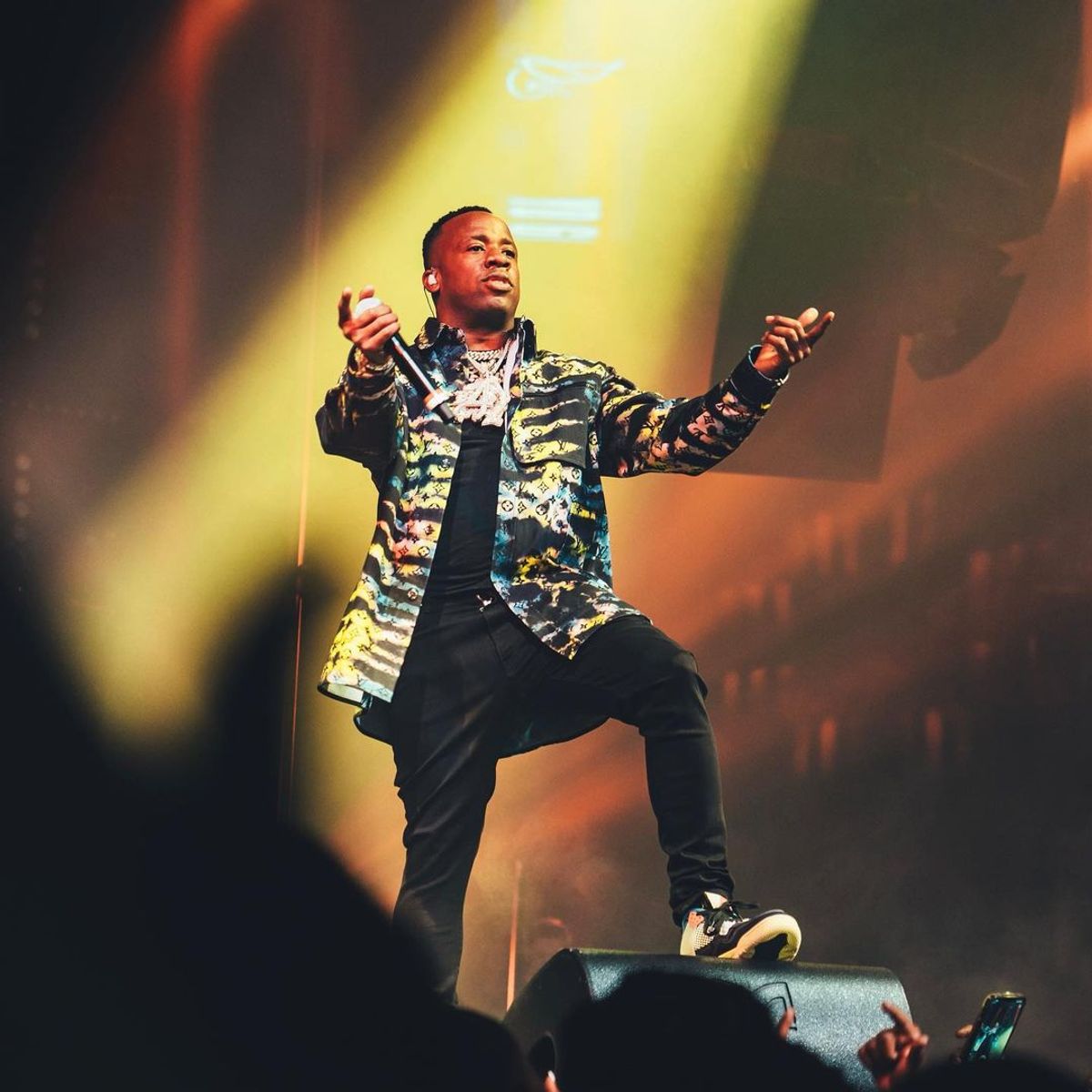 Yo Gotti Outfit from October 17, 2021 | WHAT’S ON THE STAR?
