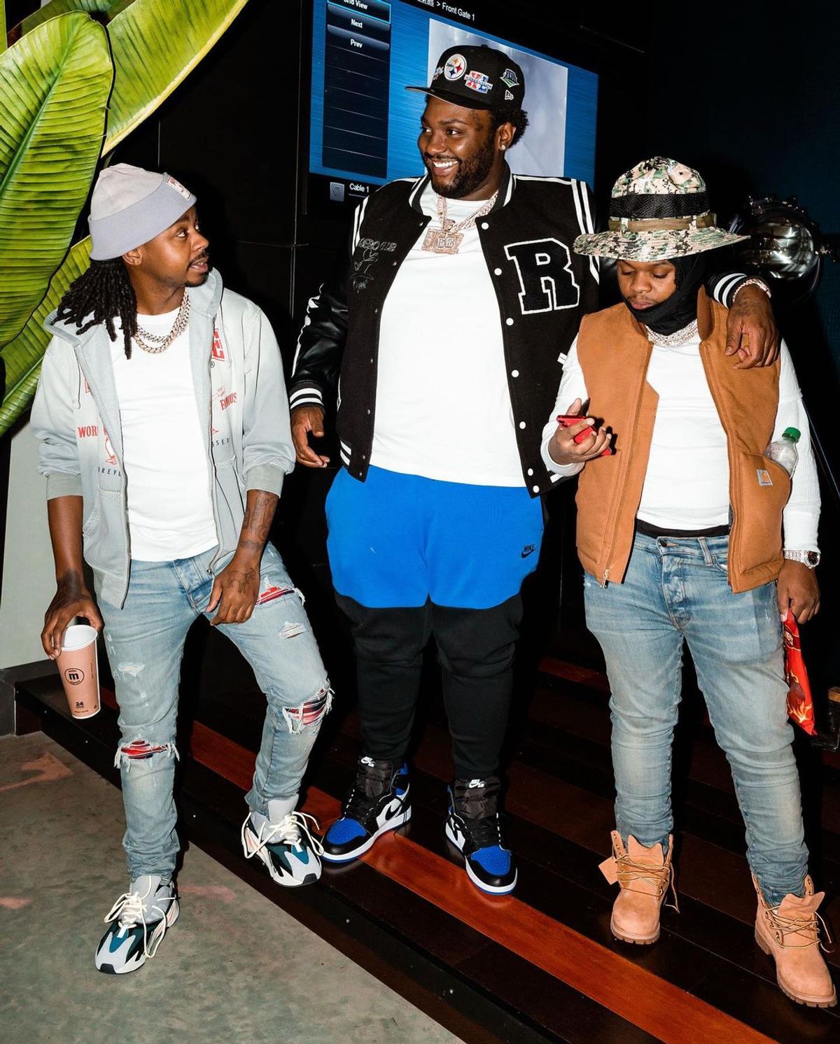 42 Dugg Outfit from October 20, 2021 | WHAT’S ON THE STAR?