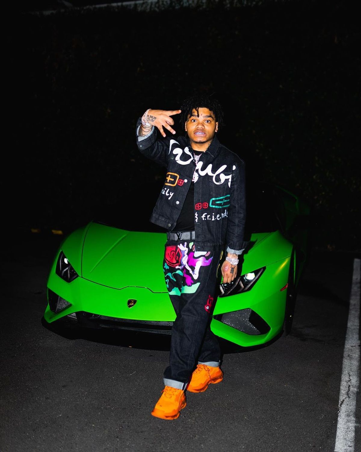 No Cap Outfit from October 23, 2021 | WHAT’S ON THE STAR?