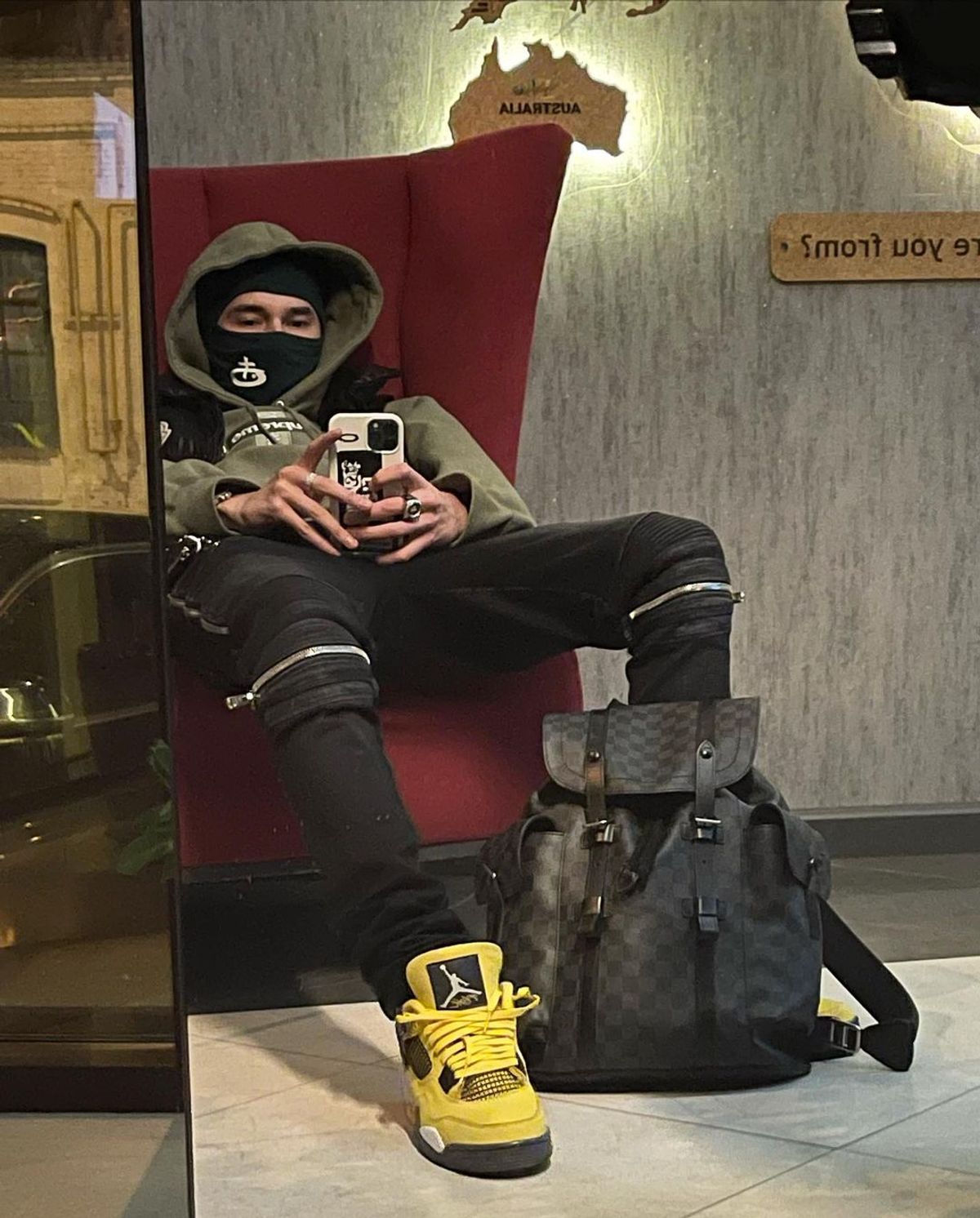 Obladaet Outfit from October 12, 2021 | WHAT’S ON THE STAR?