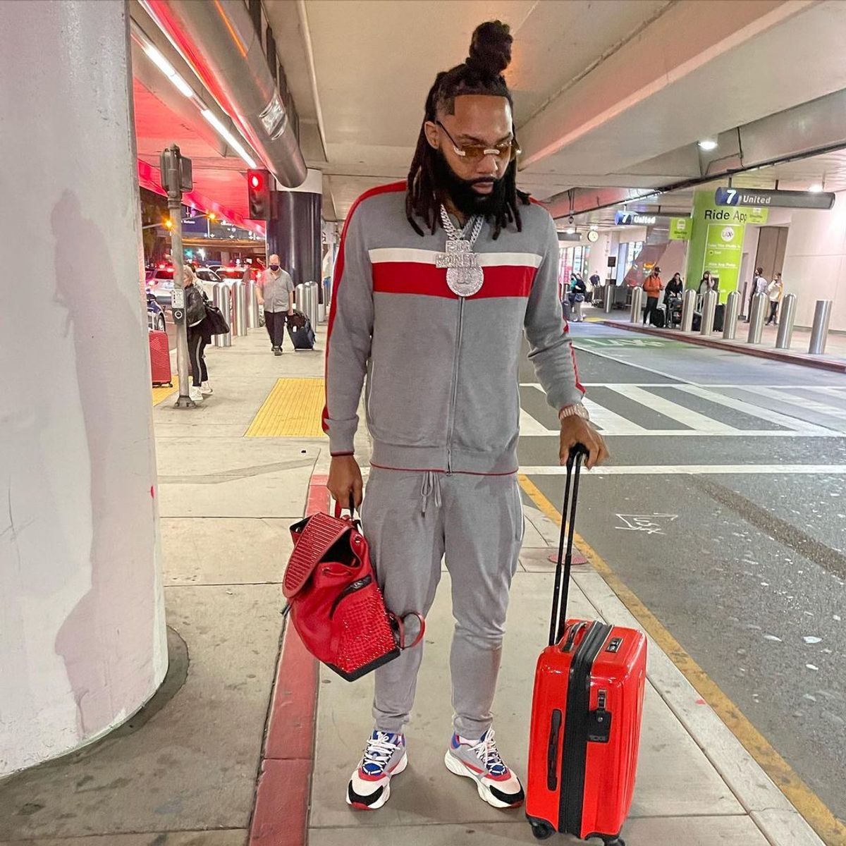 Money Man Outfit from October 25, 2021 | WHAT’S ON THE STAR?