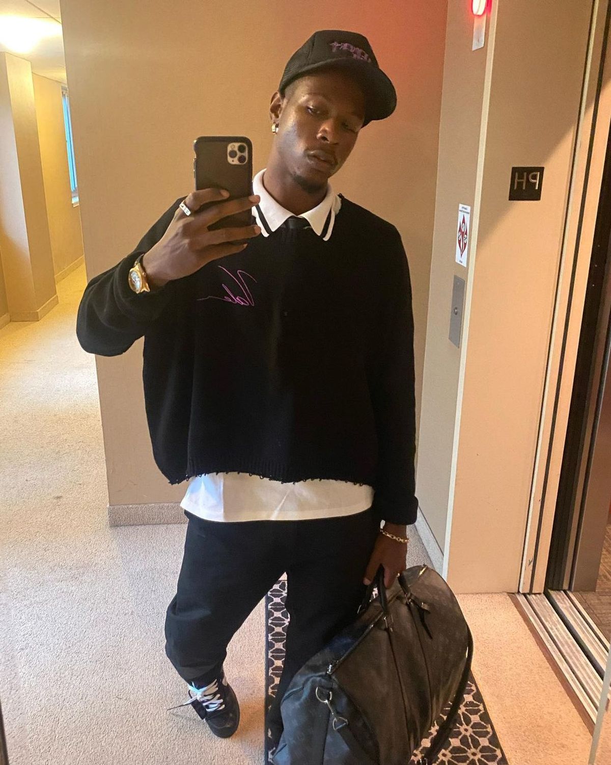Joey Badass Outfit from October 22, 2021 | WHAT’S ON THE STAR?