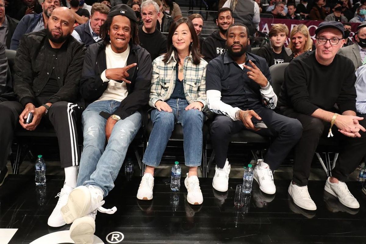 Meek Mill Outfit from October 28, 2021 | WHAT’S ON THE STAR?