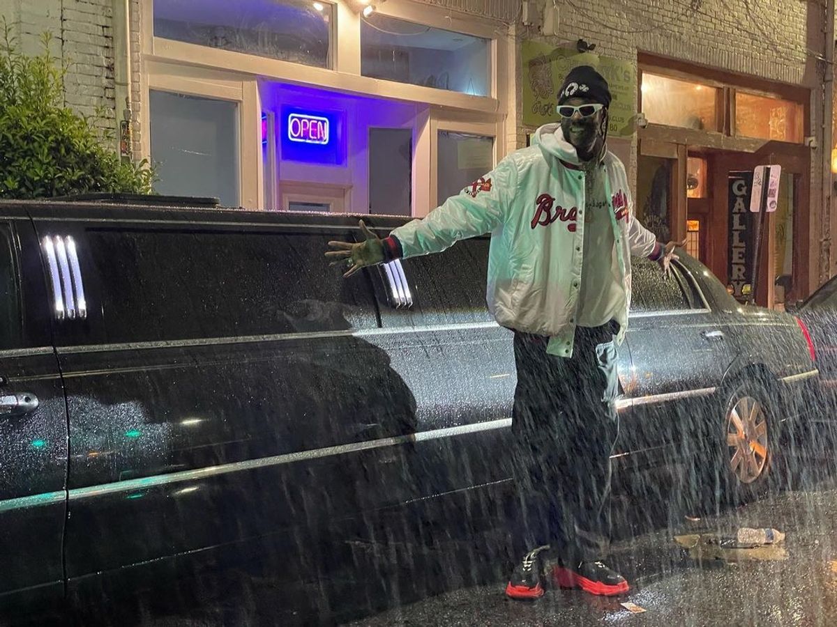 2 Chainz Outfit from October 30, 2021 | WHAT’S ON THE STAR?