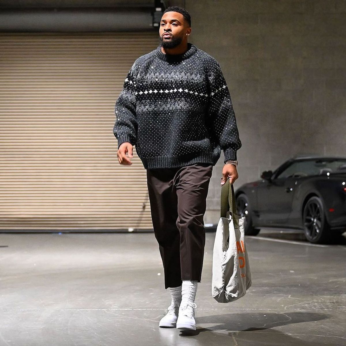 Jamal Adams Outfit from November 1, 2021 | WHAT’S ON THE STAR?