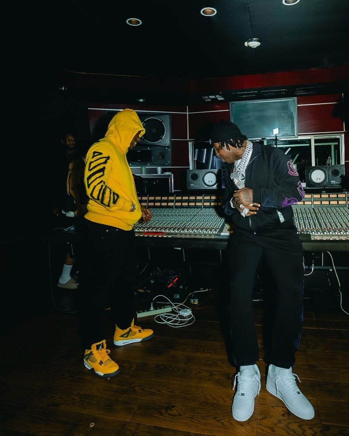 Yo Gotti Outfit from November 5, 2021 | WHAT’S ON THE STAR?