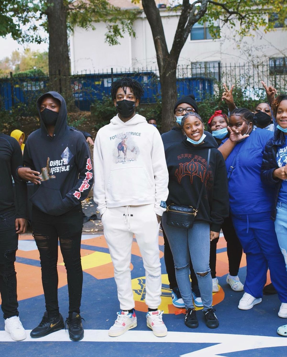 21 Savage Outfit from November 5, 2021 | WHAT’S ON THE STAR?