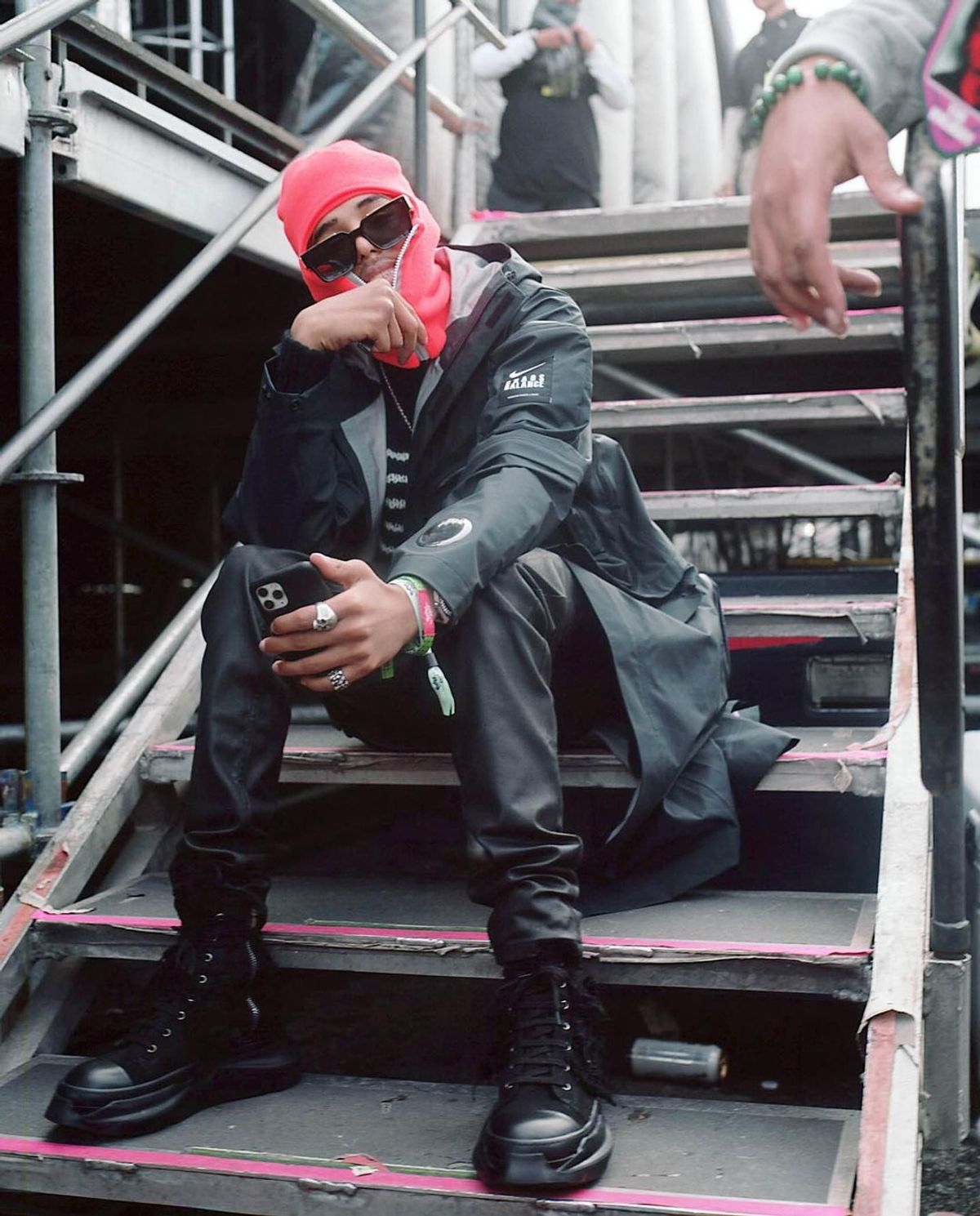 TheHxliday Outfit from November 5, 2021 | WHAT’S ON THE STAR?