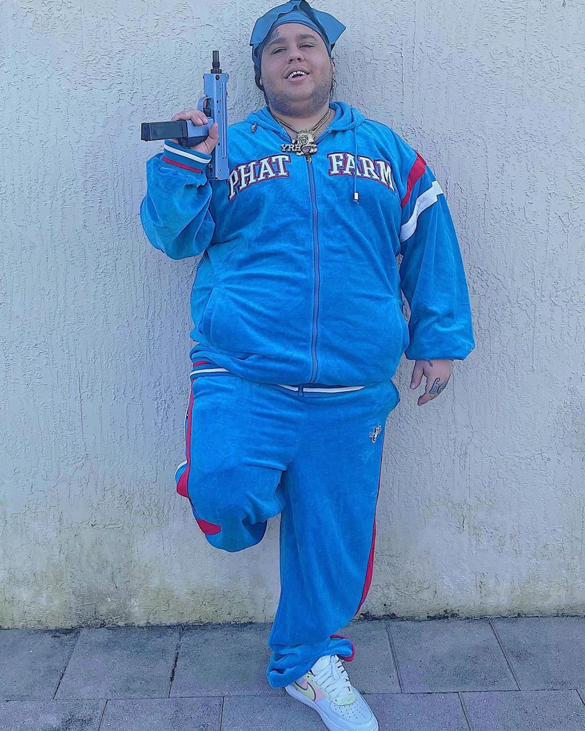 Fat Nick: Outfits, Clothes, Style and Fashion | WHAT’S ON THE STAR?