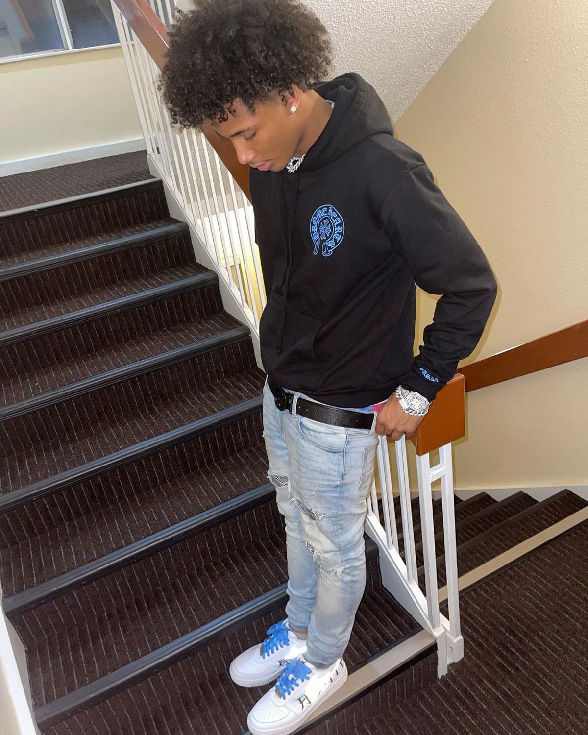 Mikey Outfit from November 6, 2021 | WHAT’S ON THE STAR?