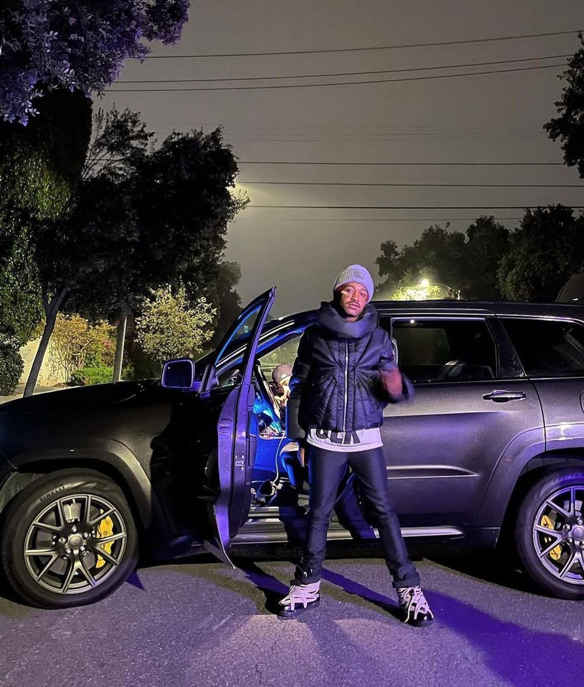 Lil Tracy Outfit from November 5, 2021 | WHAT’S ON THE STAR?