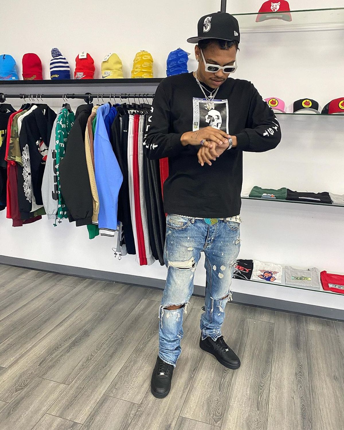 Lil Raven Outfit from March 25, 2021 | WHAT’S ON THE STAR?