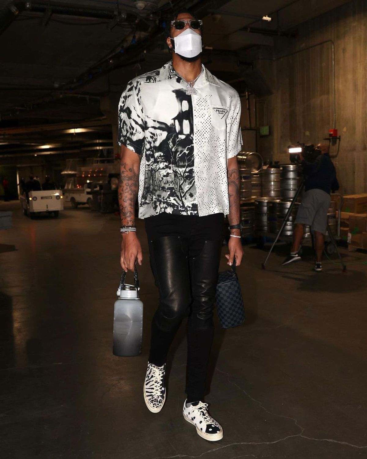 Anthony Davis Outfit from November 13, 2021 | WHAT’S ON THE STAR?