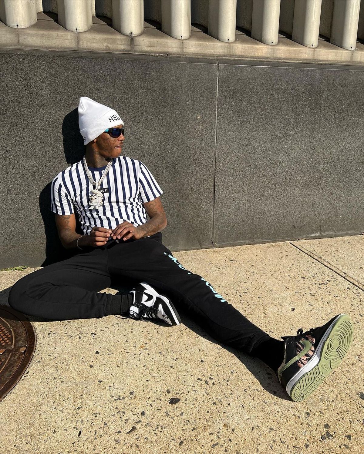 Famous Dex Outfit from November 18, 2021 | WHAT’S ON THE STAR?