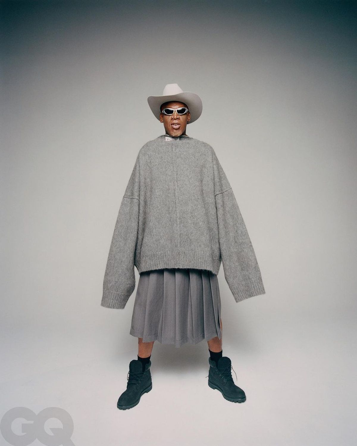 Dennis Rodman Outfit from November 18, 2021 | WHAT’S ON THE STAR?