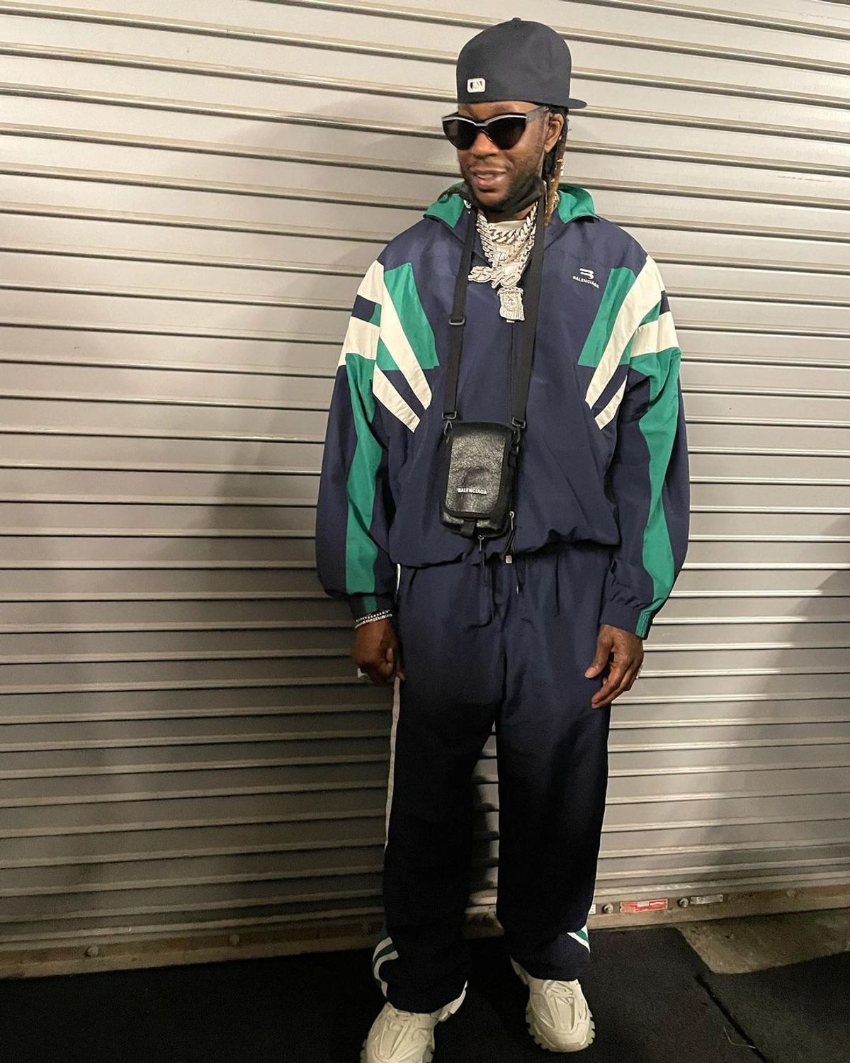 2 Chainz Outfit from November 22, 2021 | WHAT’S ON THE STAR?
