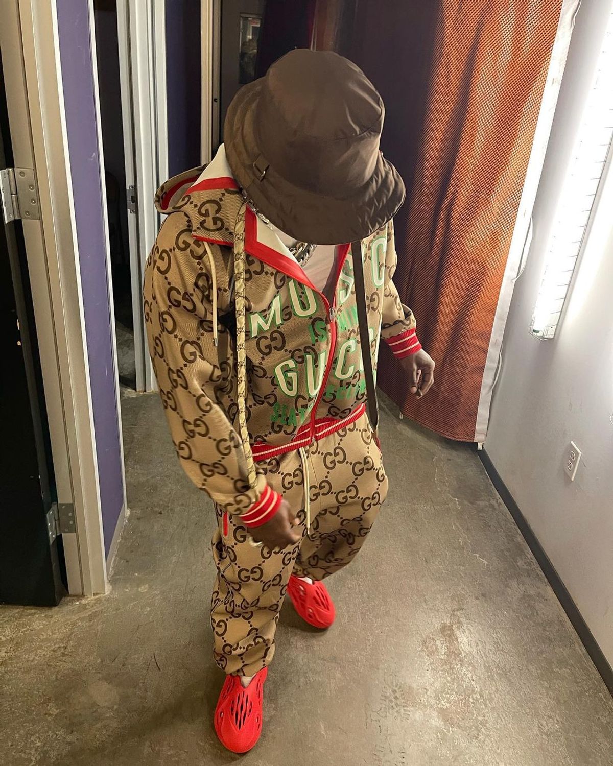 DaBaby Outfit from November 22, 2021 | WHAT’S ON THE STAR?