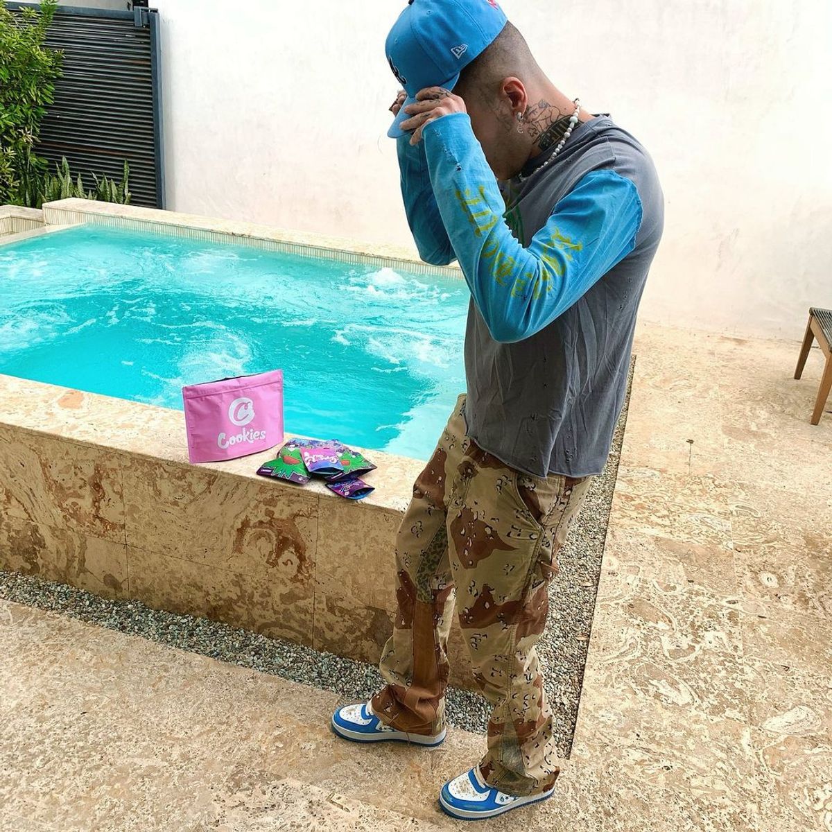 Sfera Ebbasta Outfit from November 22, 2021 | WHAT’S ON THE STAR?