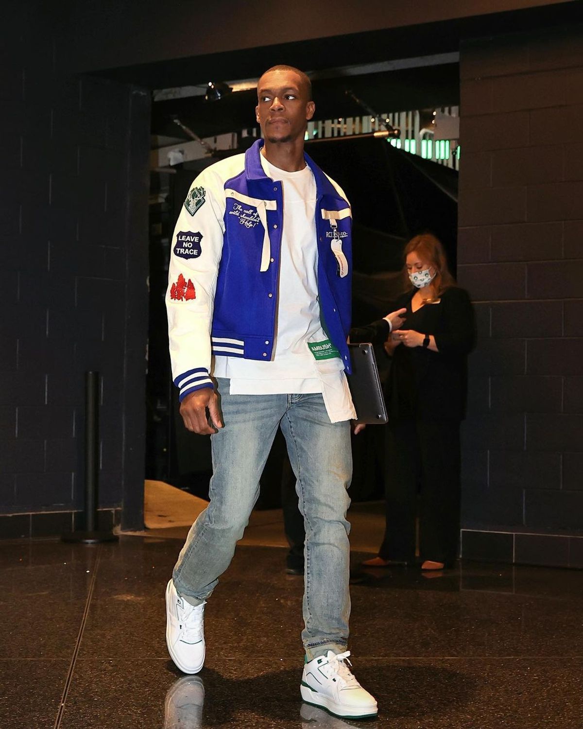 Rajon Rondo Outfit from November 21, 2021 | WHAT’S ON THE STAR?