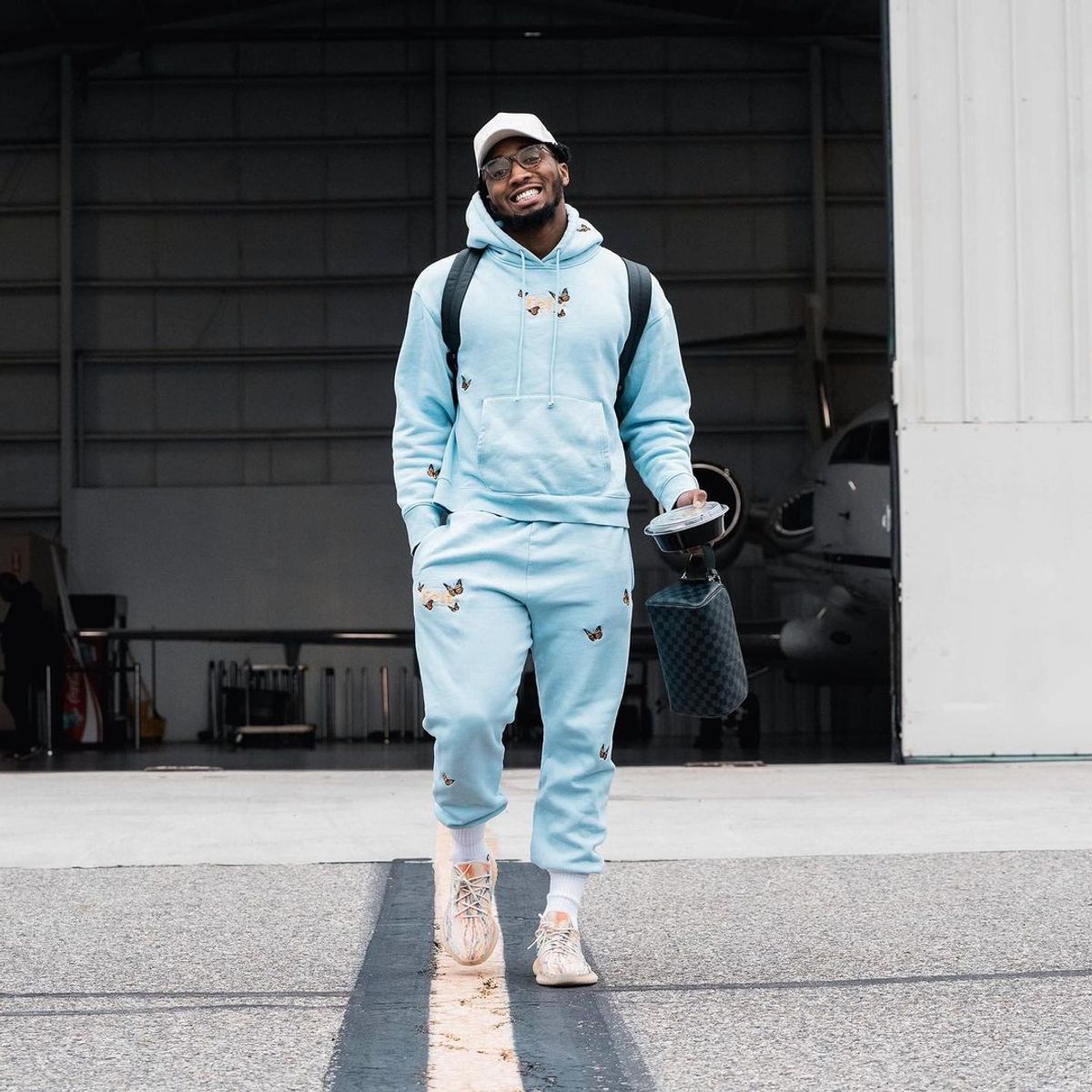 Donovan Mitchell Outfit from November 20, 2021 | WHAT’S ON THE STAR?