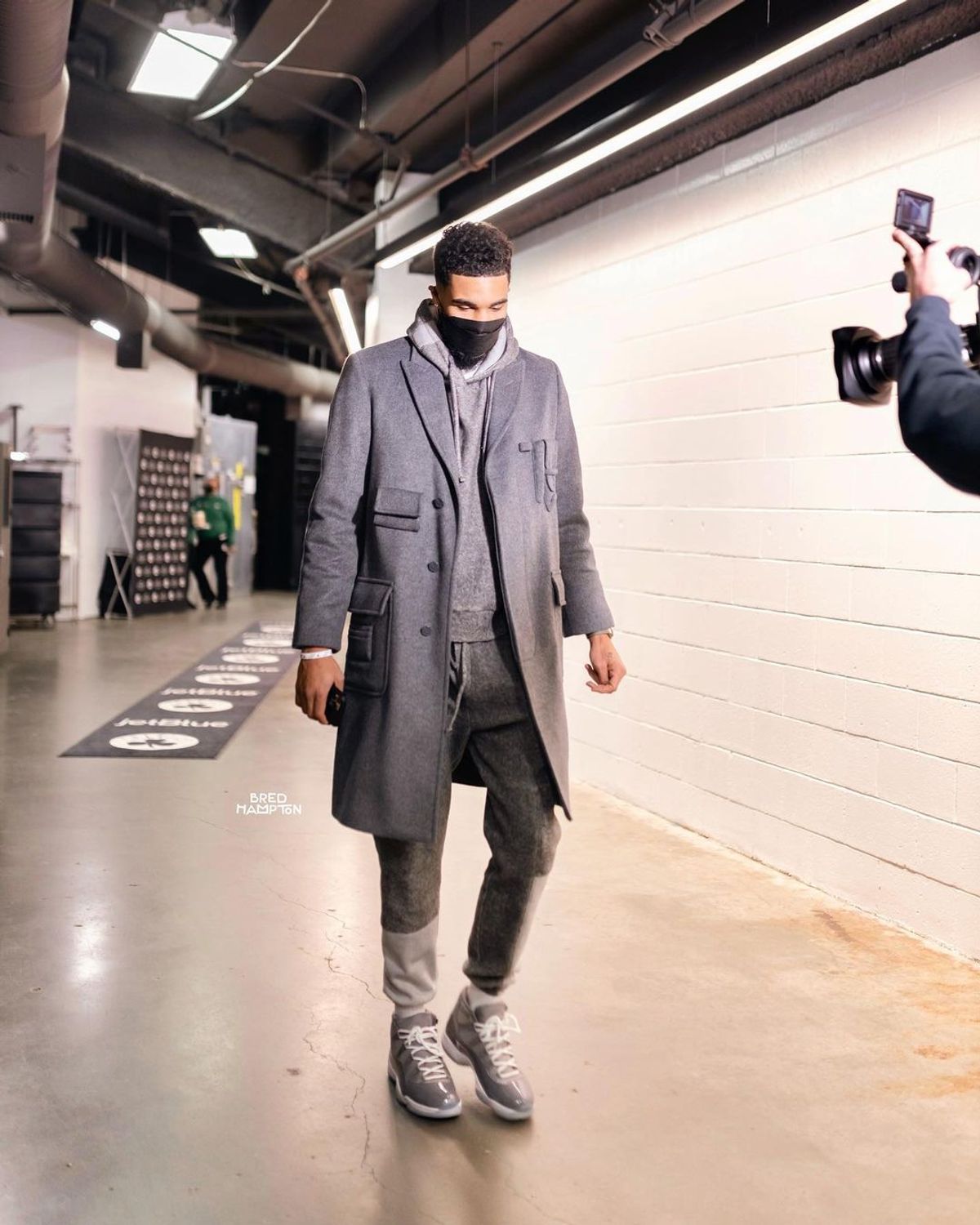 Jayson Tatum Outfit from November 25, 2021 | WHAT’S ON THE STAR?