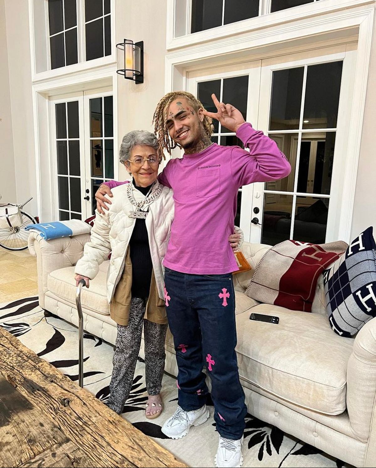 Lil Pump Outfit from November 28, 2021 | WHAT’S ON THE STAR?