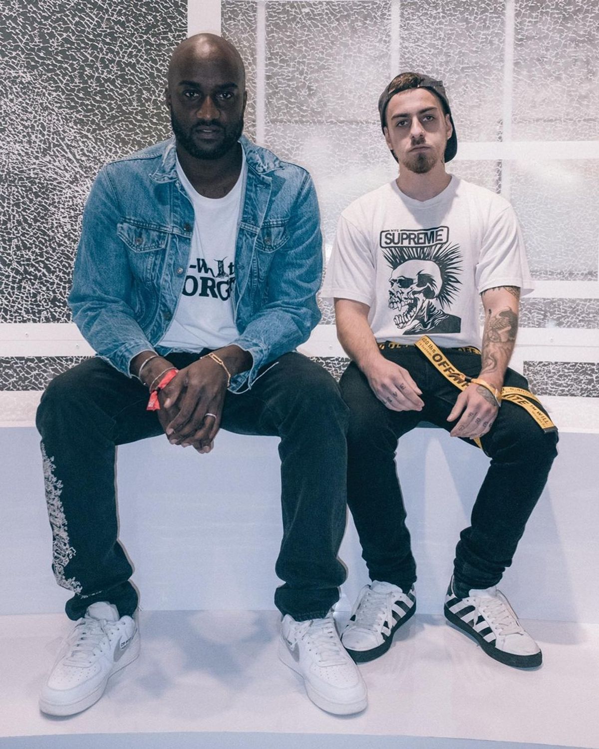 Global Dan Outfit from November 29, 2021 | WHAT’S ON THE STAR?