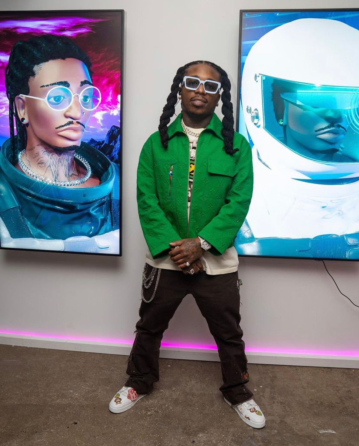 Jacquees Outfit from December 3, 2021 | WHAT’S ON THE STAR?