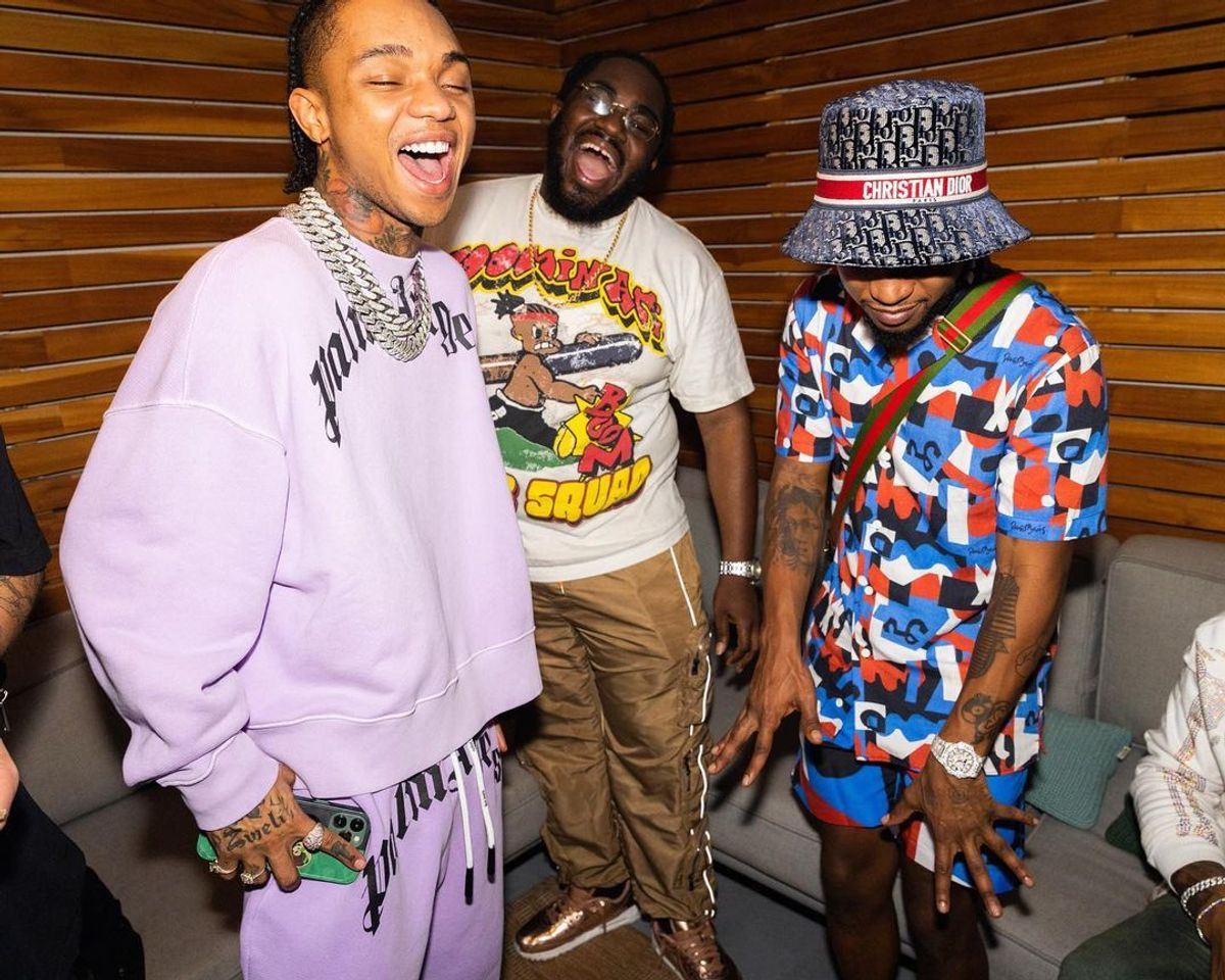 Slim Jxmmi Outfit from December 4, 2021 | WHAT’S ON THE STAR?